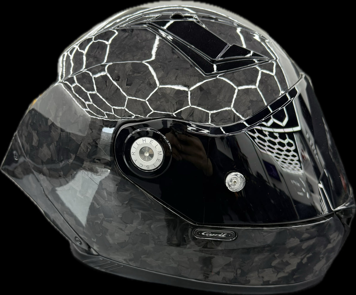 Cyril forged carbon helmet – Alien Rides