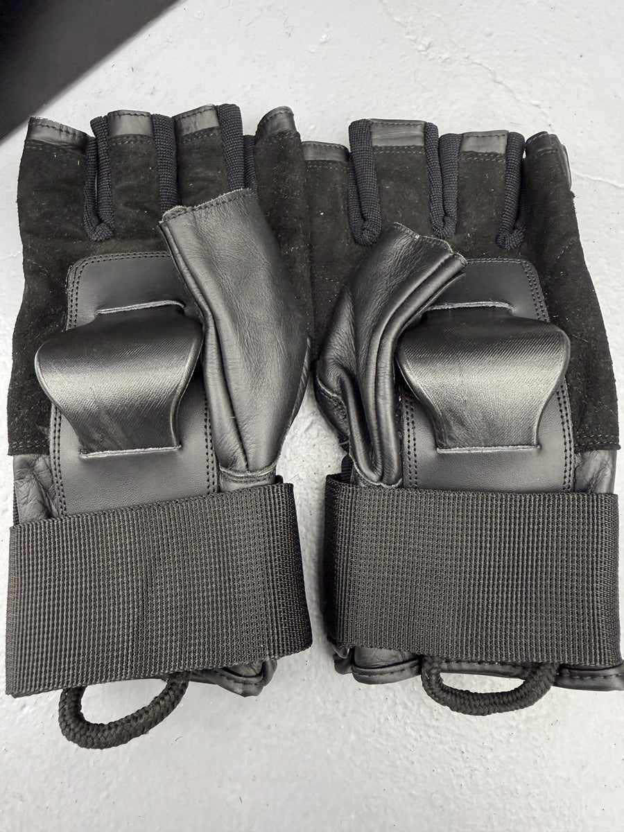 Alien Half Finger Gloves with Wrist Protector – Alien Rides