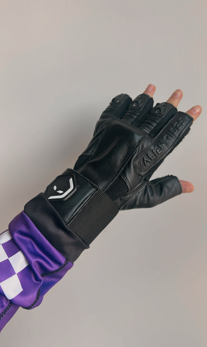 Alien Half Finger Gloves with Wrist Protector – Alien Rides